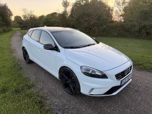 White Volvo V40 2015 in Tallinn, with an engine capacity of 2.00 L and mileage of 284 thousand km for 10500 €, photo 19 on AUTOMOTO.COM.LV