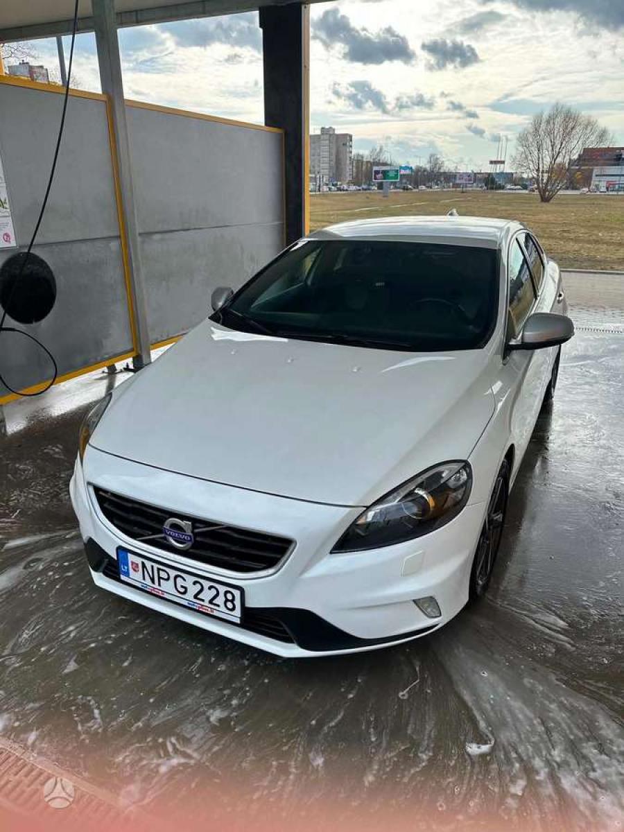 Balts Volvo V40 2015 Šauļi, ar dzinēja tilpumu 1.98 L un nobraukumu 303 tūkst. km par 6100 €, foto 6 vietnē AUTOMOTO.COM.LV