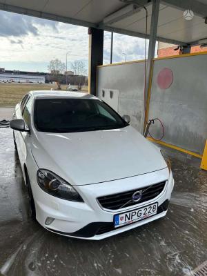 Balts Volvo V40 2015 Šauļi, ar dzinēja tilpumu 1.98 L un nobraukumu 303 tūkst. km par 6100 €, foto 7 vietnē AUTOMOTO.COM.LV