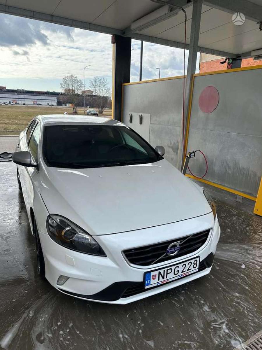 Balts Volvo V40 2015 Šauļi, ar dzinēja tilpumu 1.98 L un nobraukumu 303 tūkst. km par 6100 €, foto 7 vietnē AUTOMOTO.COM.LV