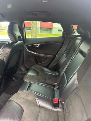 Balts Volvo V40 2015 Šauļi, ar dzinēja tilpumu 1.98 L un nobraukumu 303 tūkst. km par 6100 €, foto 9 vietnē AUTOMOTO.COM.LV
