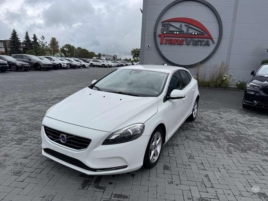 Balts Volvo V40 2015 Telšiai, ar dzinēja tilpumu 1.56 L un nobraukumu 221 tūkst. km par 5500 €, foto 1 vietnē AUTOMOTO.COM.LV