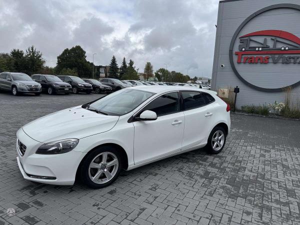 Balts Volvo V40 2015 Telšiai, ar dzinēja tilpumu 1.56 L un nobraukumu 221 tūkst. km par 5500 €, foto 3 vietnē AUTOMOTO.COM.LV