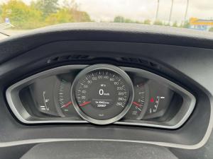 Balts Volvo V40 2015 Telšiai, ar dzinēja tilpumu 1.56 L un nobraukumu 221 tūkst. km par 5500 €, foto 15 vietnē AUTOMOTO.COM.LV