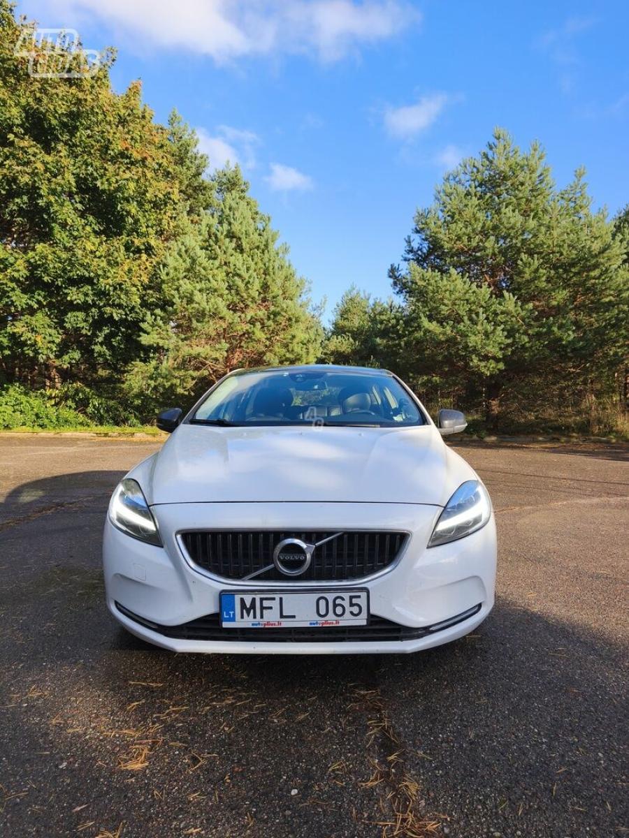 Balts Volvo V40 2015 Palanga, ar dzinēja tilpumu 2.00 L un nobraukumu 233 tūkst. km par 8950 €, foto 1 vietnē AUTOMOTO.COM.LV