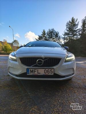 Balts Volvo V40 2015 Palanga, ar dzinēja tilpumu 2.00 L un nobraukumu 233 tūkst. km par 8950 €, foto 9 vietnē AUTOMOTO.COM.LV