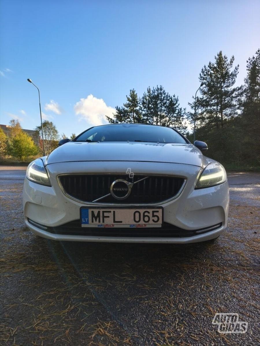 Balts Volvo V40 2015 Palanga, ar dzinēja tilpumu 2.00 L un nobraukumu 233 tūkst. km par 8950 €, foto 9 vietnē AUTOMOTO.COM.LV