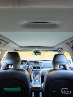 Balts Volvo V40 2015 Palanga, ar dzinēja tilpumu 2.00 L un nobraukumu 233 tūkst. km par 8950 €, foto 32 vietnē AUTOMOTO.COM.LV