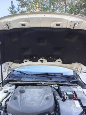 Balts Volvo V40 2015 Palanga, ar dzinēja tilpumu 2.00 L un nobraukumu 233 tūkst. km par 8950 €, foto 42 vietnē AUTOMOTO.COM.LV