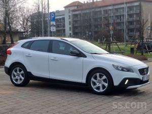 Balts Volvo V40 2016 Cēsis, ar dzinēja tilpumu 2.00 L un nobraukumu 258 tūkst. km par 8500 €, foto 5 vietnē AUTOMOTO.COM.LV