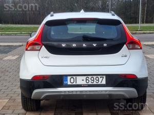 Balts Volvo V40 2016 Cēsis, ar dzinēja tilpumu 2.00 L un nobraukumu 258 tūkst. km par 8500 €, foto 8 vietnē AUTOMOTO.COM.LV
