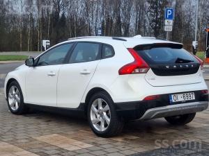 Balts Volvo V40 2016 Cēsis, ar dzinēja tilpumu 2.00 L un nobraukumu 258 tūkst. km par 8500 €, foto 9 vietnē AUTOMOTO.COM.LV
