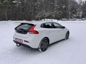 Balts Volvo V40 2016 Jonava, ar dzinēja tilpumu 1.97 L un nobraukumu 277 tūkst. km par 6950 €, foto 5 vietnē AUTOMOTO.COM.LV