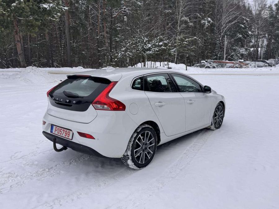 Balts Volvo V40 2016 Jonava, ar dzinēja tilpumu 1.97 L un nobraukumu 277 tūkst. km par 6950 €, foto 5 vietnē AUTOMOTO.COM.LV
