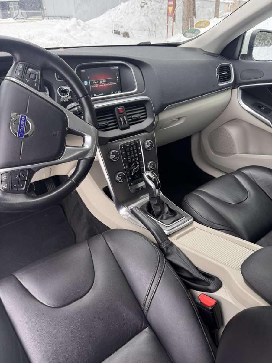 Balts Volvo V40 2016 Jonava, ar dzinēja tilpumu 1.97 L un nobraukumu 277 tūkst. km par 6950 €, foto 11 vietnē AUTOMOTO.COM.LV