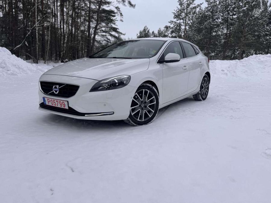 Balts Volvo V40 2016 Jonava, ar dzinēja tilpumu 1.97 L un nobraukumu 277 tūkst. km par 6950 €, foto 16 vietnē AUTOMOTO.COM.LV