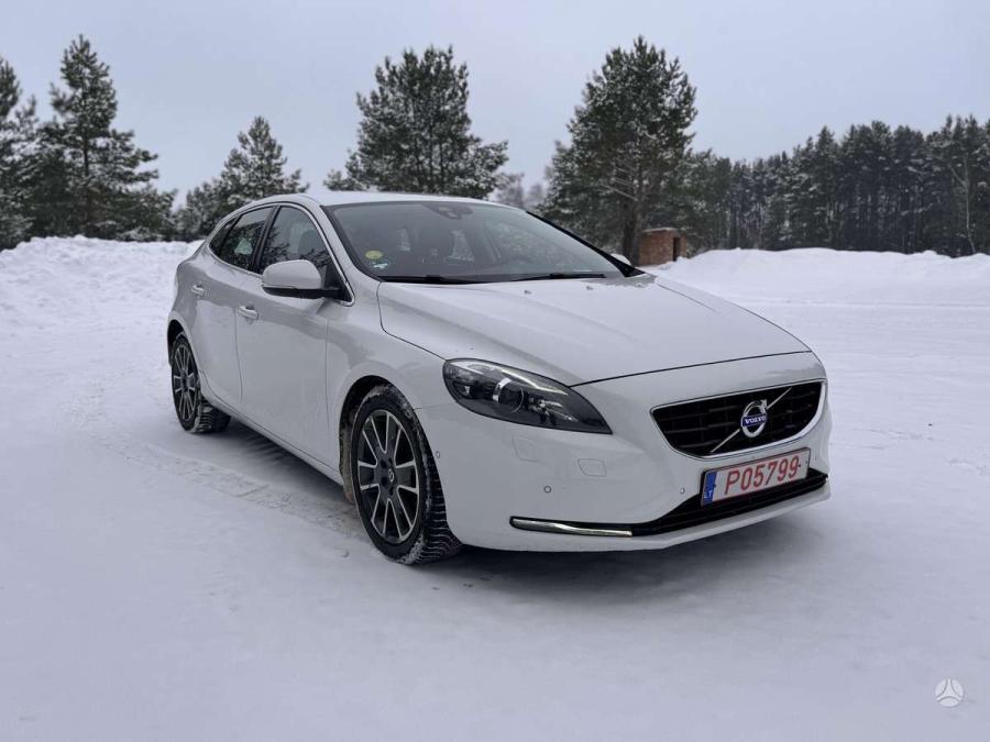 Balts Volvo V40 2016 Jonava, ar dzinēja tilpumu 1.97 L un nobraukumu 277 tūkst. km par 6950 €, foto 17 vietnē AUTOMOTO.COM.LV