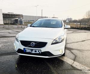 White Volvo V40 2016 in Mazeikiai, with an engine capacity of 2.00 L and mileage of 278 thousand km for 6999 €, photo  on AUTOMOTO.COM.LV