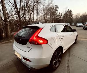 Balts Volvo V40 2016 Mažeikiai, ar dzinēja tilpumu 2.00 L un nobraukumu 278 tūkst. km par 5999 €, foto 3 vietnē AUTOMOTO.COM.LV