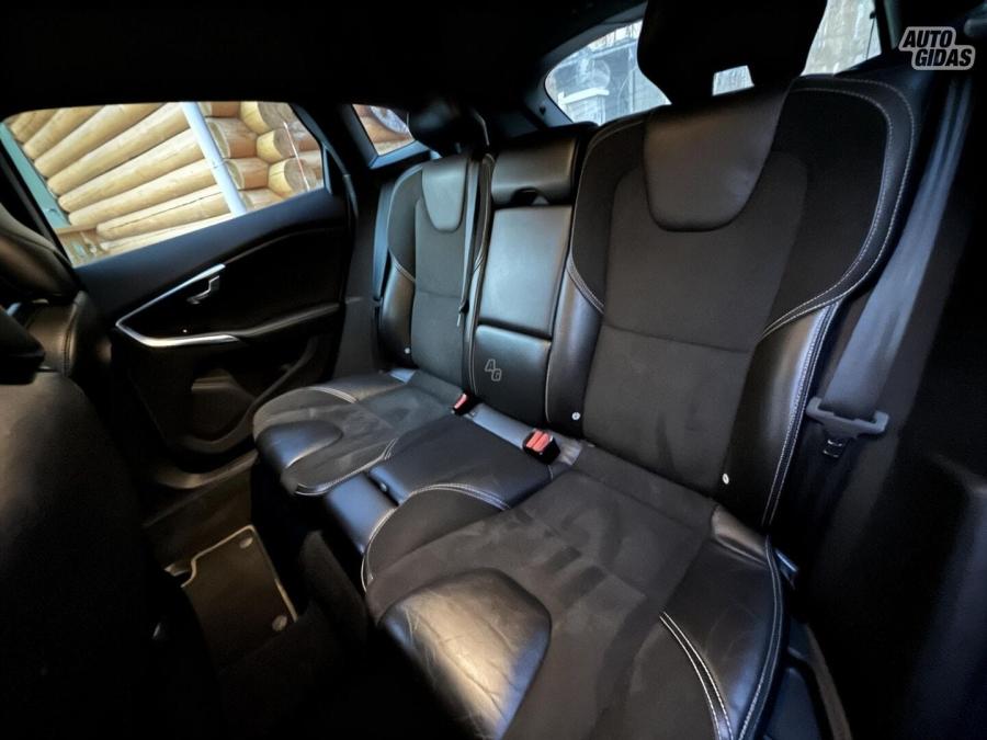 Balts Volvo V40 2016 Mažeikiai, ar dzinēja tilpumu 2.00 L un nobraukumu 278 tūkst. km par 5999 €, foto 6 vietnē AUTOMOTO.COM.LV