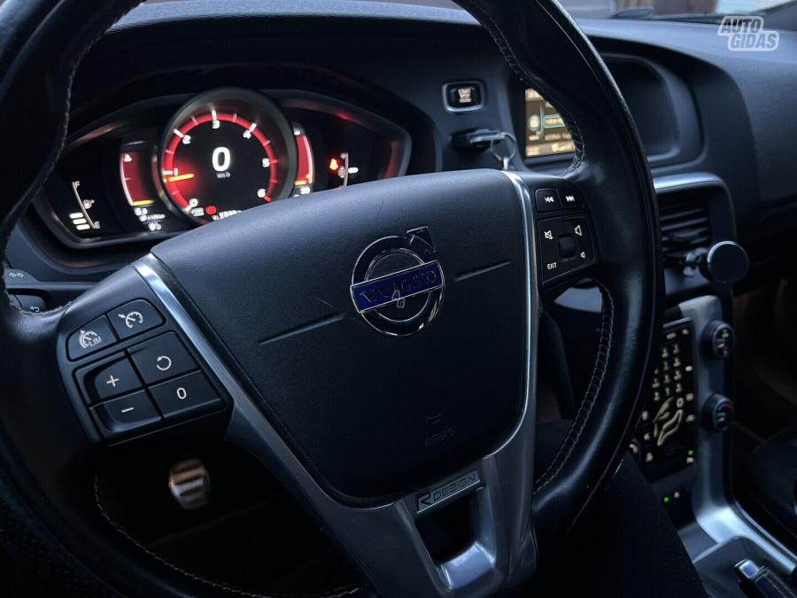 Balts Volvo V40 2016 Mažeikiai, ar dzinēja tilpumu 2.00 L un nobraukumu 278 tūkst. km par 5999 €, foto 8 vietnē AUTOMOTO.COM.LV