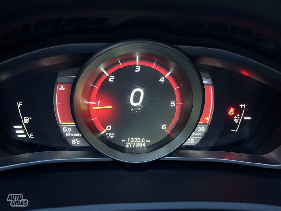 Balts Volvo V40 2016 Mažeikiai, ar dzinēja tilpumu 2.00 L un nobraukumu 278 tūkst. km par 5999 €, foto 10 vietnē AUTOMOTO.COM.LV