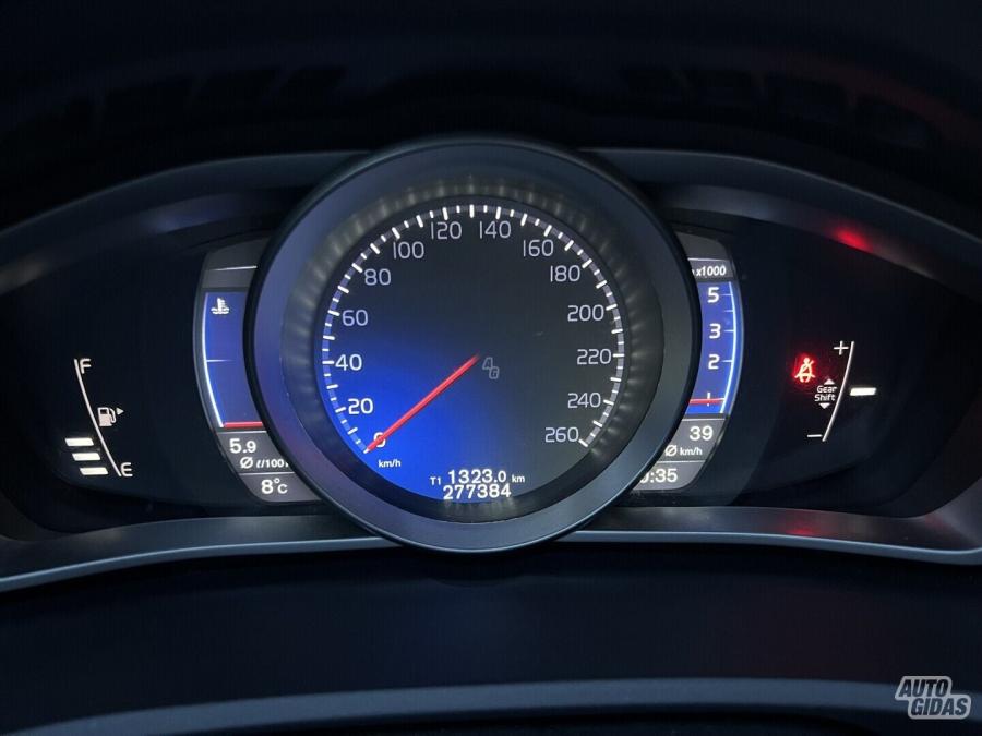 Balts Volvo V40 2016 Mažeikiai, ar dzinēja tilpumu 2.00 L un nobraukumu 278 tūkst. km par 5999 €, foto 12 vietnē AUTOMOTO.COM.LV