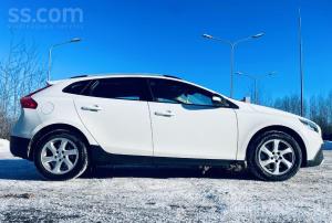 Balts Volvo V40 2016 Rīga, ar dzinēja tilpumu 2.00 L un nobraukumu 230 tūkst. km par 7750 €, foto 6 vietnē AUTOMOTO.COM.LV