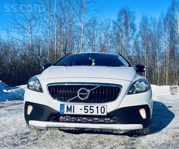 Balts Volvo V40 2016 Rīga, ar dzinēja tilpumu 2.00 L un nobraukumu 230 tūkst. km par 7750 €, foto 10 vietnē AUTOMOTO.COM.LV