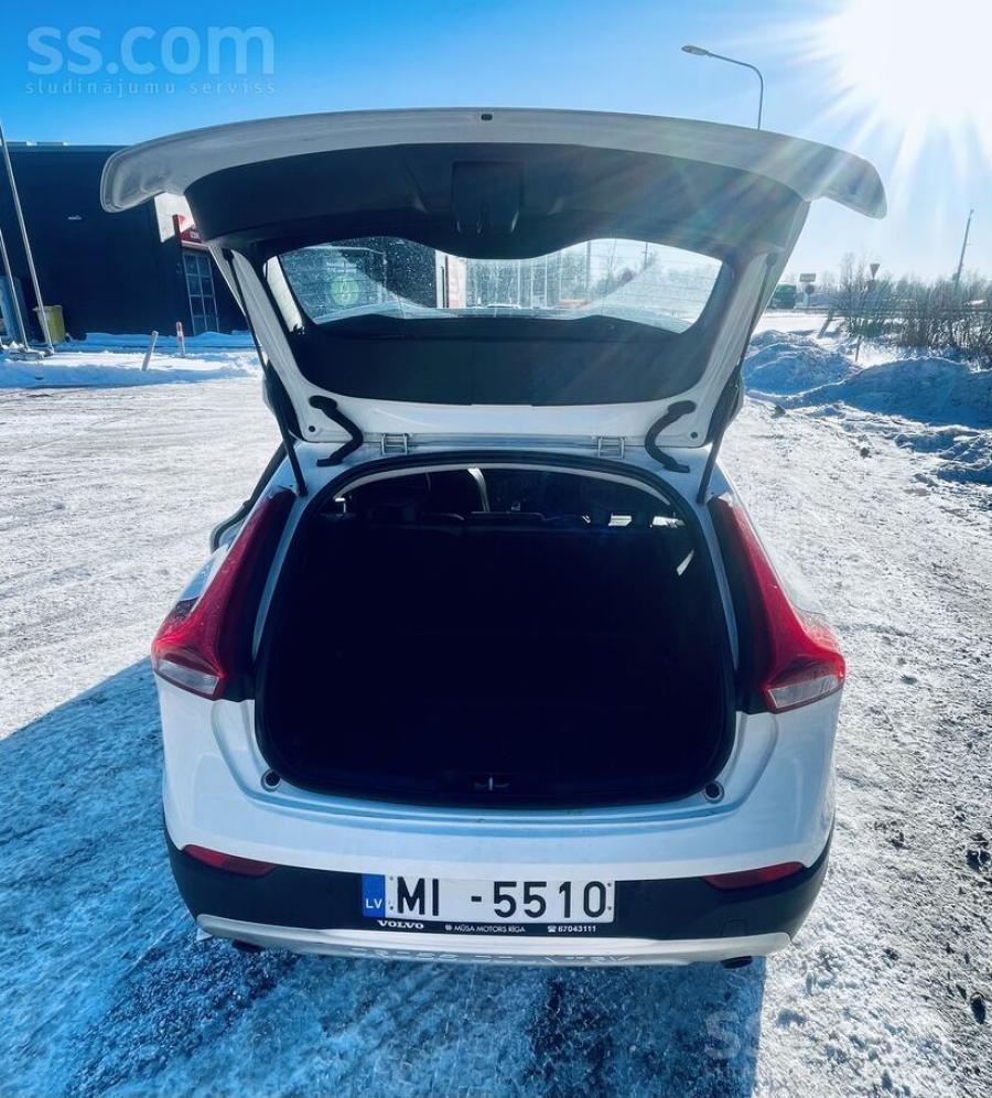 Balts Volvo V40 2016 Rīga, ar dzinēja tilpumu 2.00 L un nobraukumu 230 tūkst. km par 7750 €, foto 13 vietnē AUTOMOTO.COM.LV