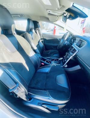 Balts Volvo V40 2016 Rīga, ar dzinēja tilpumu 2.00 L un nobraukumu 230 tūkst. km par 7750 €, foto 15 vietnē AUTOMOTO.COM.LV