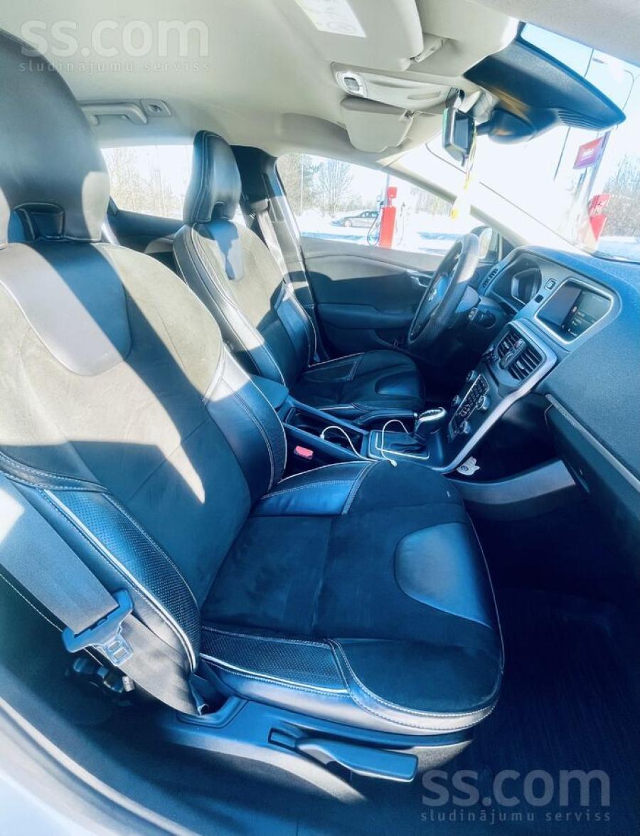 Balts Volvo V40 2016 Rīga, ar dzinēja tilpumu 2.00 L un nobraukumu 230 tūkst. km par 7750 €, foto 15 vietnē AUTOMOTO.COM.LV