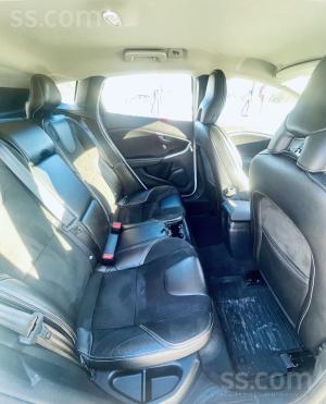 Balts Volvo V40 2016 Rīga, ar dzinēja tilpumu 2.00 L un nobraukumu 230 tūkst. km par 7750 €, foto 16 vietnē AUTOMOTO.COM.LV