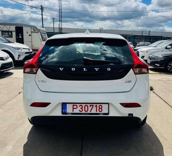 Balts Volvo V40 2016 Kauņa, ar dzinēja tilpumu 1.97 L un nobraukumu 210 tūkst. km par 8800 €, foto 5 vietnē AUTOMOTO.COM.LV