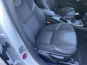 Balts Volvo V40 2016 Kauņa, ar dzinēja tilpumu 1.97 L un nobraukumu 196 tūkst. km par 6950 €, foto 30 vietnē AUTOMOTO.COM.LV