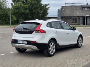 Balts Volvo V40 2016 Cēsis, ar dzinēja tilpumu 2.00 L un nobraukumu 262 tūkst. km par 7450 €, foto 8 vietnē AUTOMOTO.COM.LV