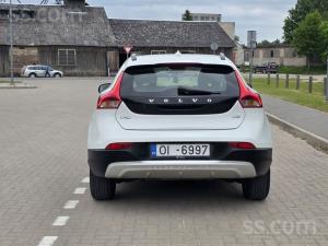 Balts Volvo V40 2016 Cēsis, ar dzinēja tilpumu 2.00 L un nobraukumu 262 tūkst. km par 7450 €, foto 9 vietnē AUTOMOTO.COM.LV