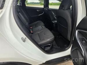 Balts Volvo V40 2016 Cēsis, ar dzinēja tilpumu 2.00 L un nobraukumu 262 tūkst. km par 7450 €, foto 19 vietnē AUTOMOTO.COM.LV