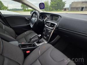 Balts Volvo V40 2016 Cēsis, ar dzinēja tilpumu 2.00 L un nobraukumu 262 tūkst. km par 7450 €, foto 21 vietnē AUTOMOTO.COM.LV