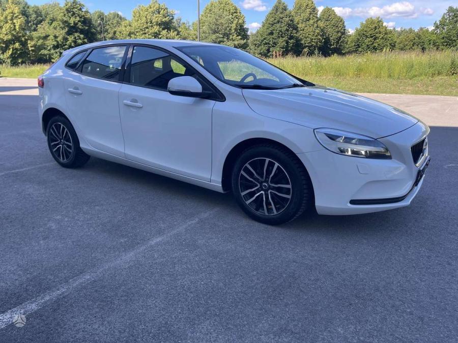 Balts Volvo V40 2016 Kauņa, ar dzinēja tilpumu 1.56 L un nobraukumu 196 tūkst. km par 6950 €, foto 4 vietnē AUTOMOTO.COM.LV