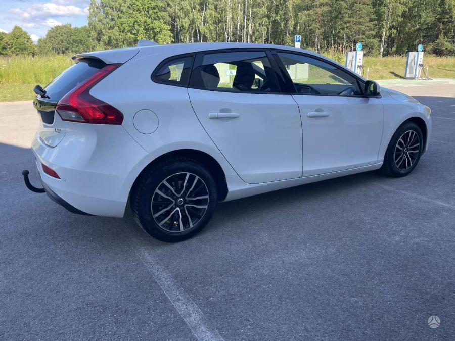 Balts Volvo V40 2016 Kauņa, ar dzinēja tilpumu 1.56 L un nobraukumu 196 tūkst. km par 6950 €, foto 15 vietnē AUTOMOTO.COM.LV