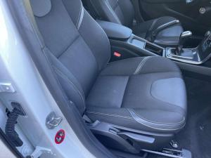 Balts Volvo V40 2016 Kauņa, ar dzinēja tilpumu 1.56 L un nobraukumu 196 tūkst. km par 6950 €, foto 31 vietnē AUTOMOTO.COM.LV