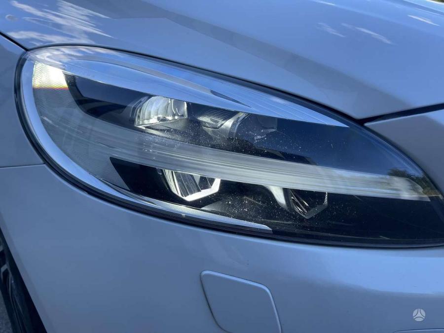 Balts Volvo V40 2016 Kauņa, ar dzinēja tilpumu 1.56 L un nobraukumu 196 tūkst. km par 6950 €, foto 33 vietnē AUTOMOTO.COM.LV
