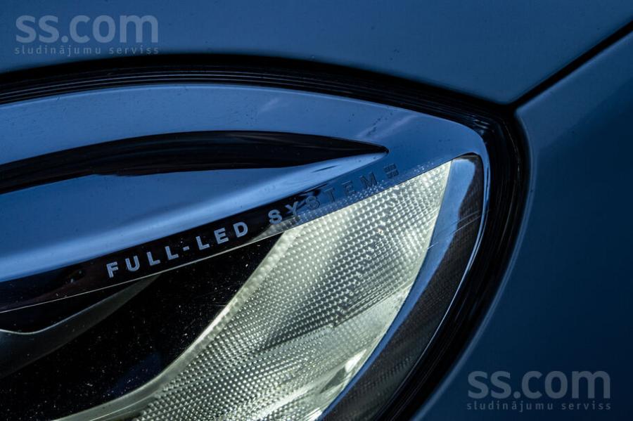 Balts Volvo V40 2016 Rīga, ar dzinēja tilpumu 2.00 L un nobraukumu 280 tūkst. km par 7500 €, foto 14 vietnē AUTOMOTO.COM.LV