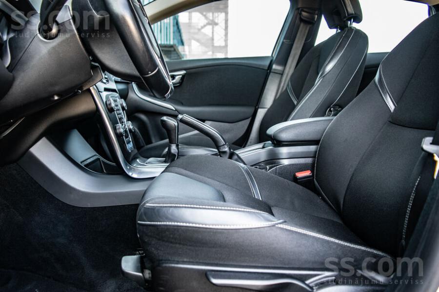 Balts Volvo V40 2016 Rīga, ar dzinēja tilpumu 2.00 L un nobraukumu 280 tūkst. km par 7500 €, foto 20 vietnē AUTOMOTO.COM.LV