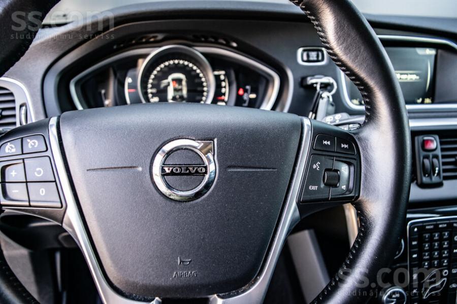 Balts Volvo V40 2016 Rīga, ar dzinēja tilpumu 2.00 L un nobraukumu 280 tūkst. km par 7500 €, foto 28 vietnē AUTOMOTO.COM.LV