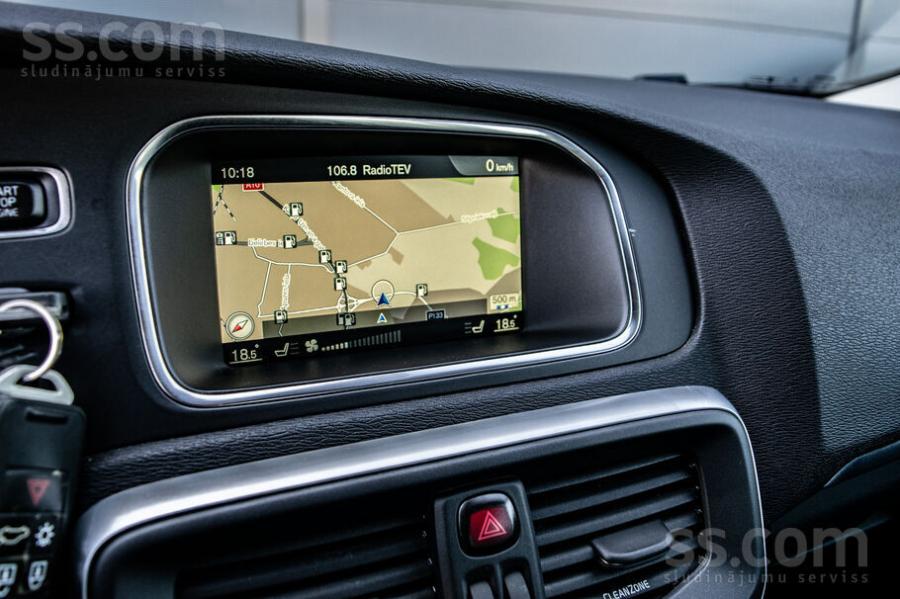 Balts Volvo V40 2016 Rīga, ar dzinēja tilpumu 2.00 L un nobraukumu 280 tūkst. km par 7500 €, foto 29 vietnē AUTOMOTO.COM.LV