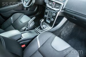 Balts Volvo V40 2016 Rīga, ar dzinēja tilpumu 2.00 L un nobraukumu 280 tūkst. km par 7500 €, foto 33 vietnē AUTOMOTO.COM.LV