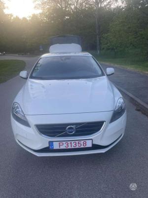 White Volvo V40 2016 in Jurbarkas, with an engine capacity of 1.56 L and mileage of 305 thousand km for 5000 €, photo  on AUTOMOTO.COM.LV