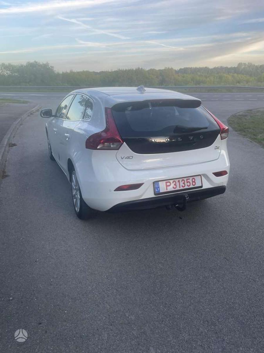 Balts Volvo V40 2016 Jurbarkas, ar dzinēja tilpumu 1.56 L un nobraukumu 305 tūkst. km par 5000 €, foto 4 vietnē AUTOMOTO.COM.LV